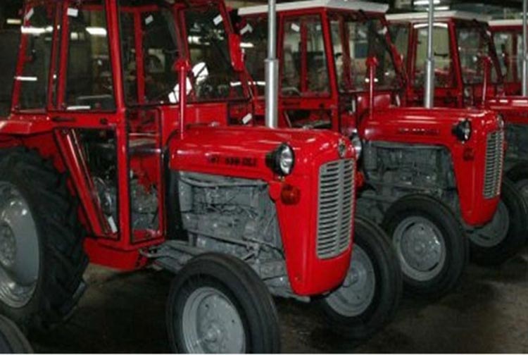 ДА ЛИ ЈЕ МОРАЛО ОВАКО: Фабрика најпопуларнијег трактора на Балкану ...