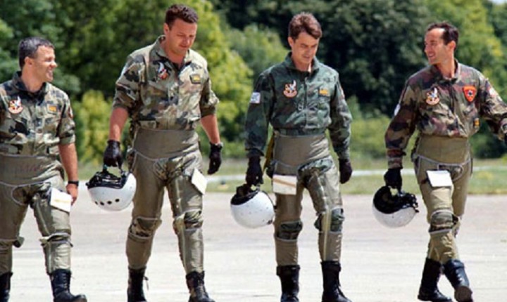 ПИЛОТИ, ХЕРОЈИ: Наша срца била јача и од НАТО авијације | ИСКРА