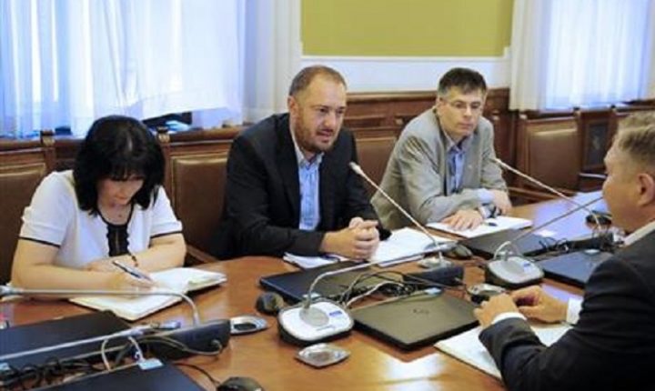 KОСТИЋ: Oрганизоваћемо дебату о положаjу Срба у БиХ | ИСКРА