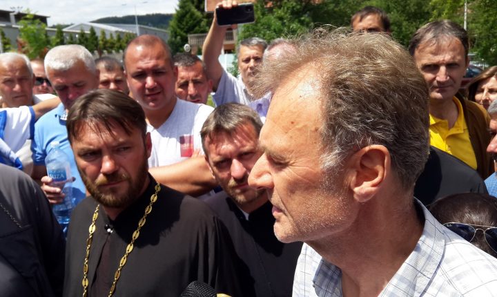 ДЕПОРТАЦИЈА ИЗ ЦРНЕ ГОРЕ: Свештенику из Пљеваља Саши Јањићу наложено да ...