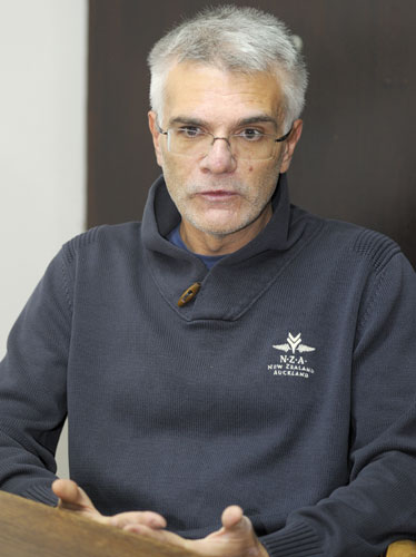 СРЂАН КАТИЋ: СРЕДЊОВЕКОВНИ ВИШЕГРАДСКИ МАНАСТИР ПРЕЧИСТЕ - ИСКРА