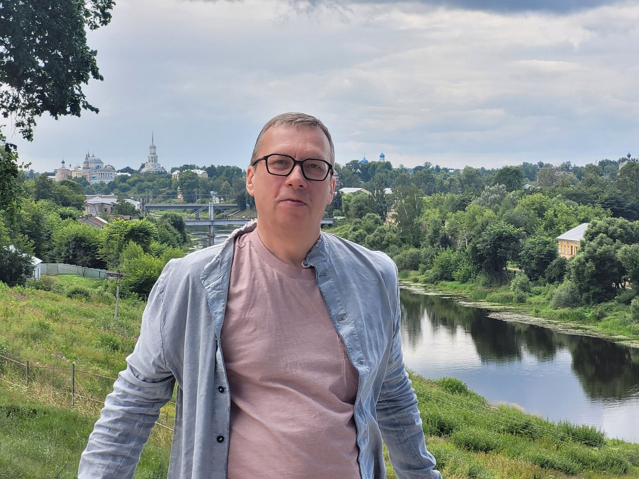 Игор Караулов: ТУЖНА ИДЕНТИТЕТСКА ЖОНГЛИРАЊА - ИСКРА